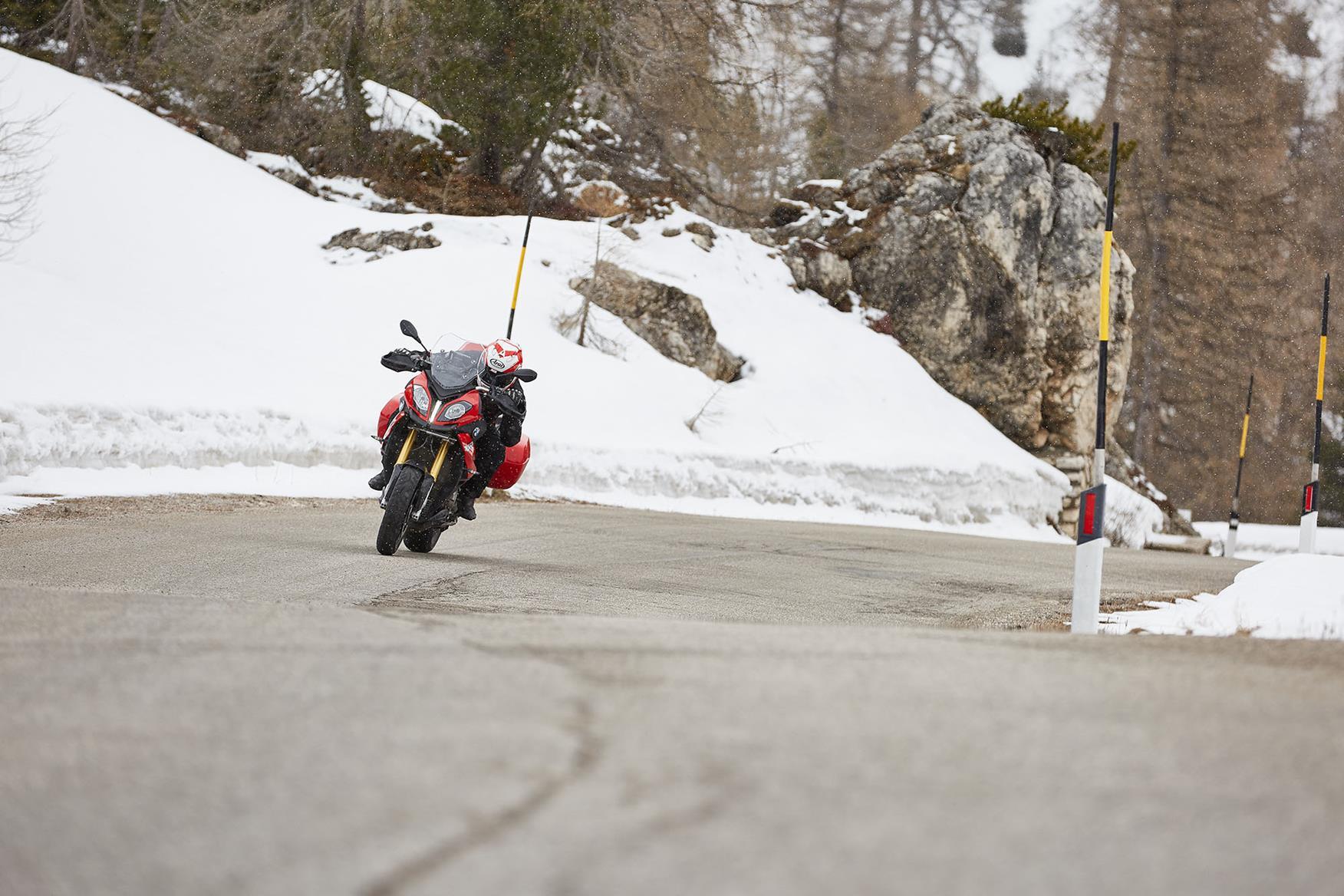 8 Essential Tips For Winter Motorcycle Riding - Rev Corner