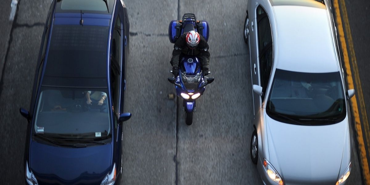 All About Lane Splitting Laws That You Should Know - Rev Corner